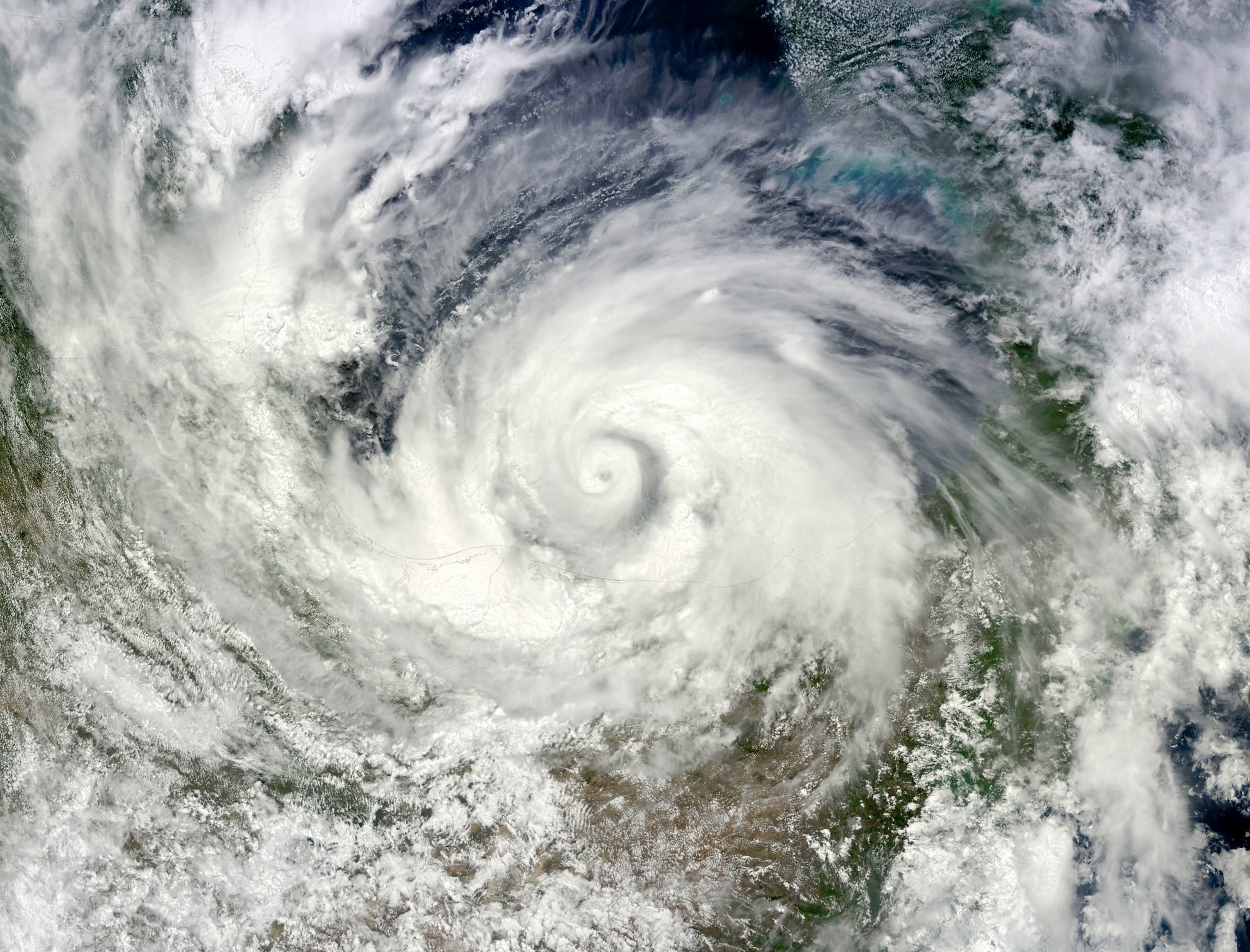 Worried About Keeping Power During A Hurricane? - Enhance Home Solutions Worried About Keeping Power During A Hurricane? - Enhance Home Solutions